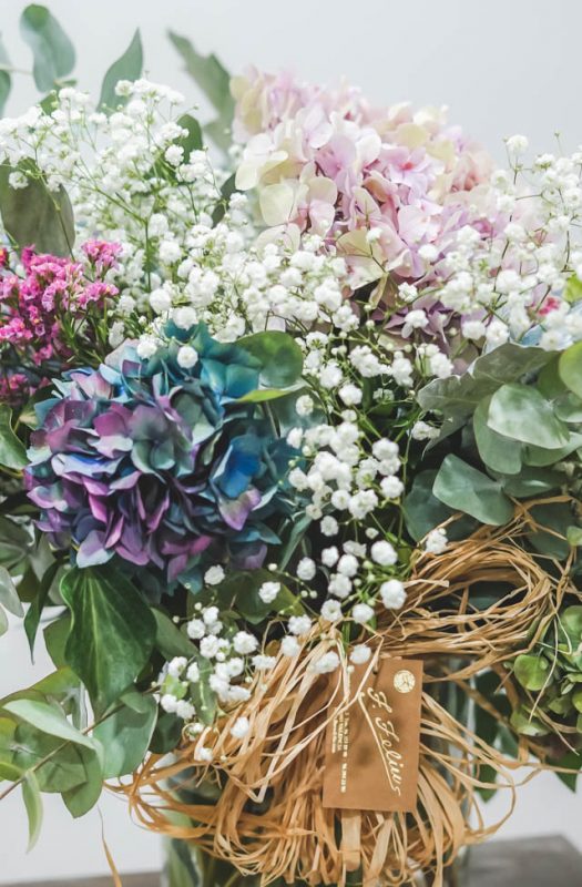 Búcaro hortensias gallegas - Floristería Feliu