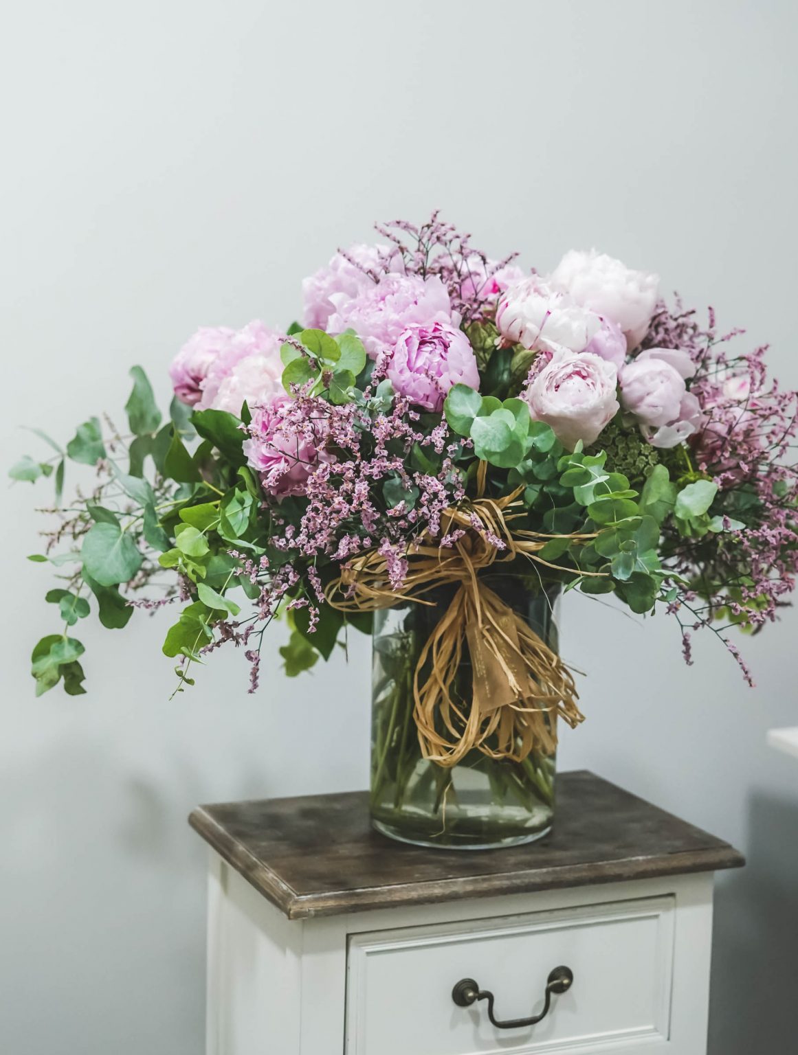 Búcaro peonías rosas - Floristería Feliu